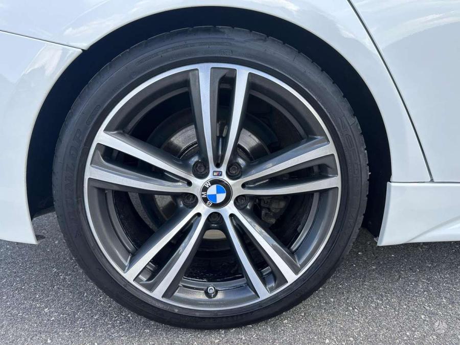 Balts BMW 325 2016 Viļņa, ar dzinēja tilpumu 2.00 L un nobraukumu 299 tūkst. km par 12900 €, foto 20 vietnē AUTOMOTO.COM.LV