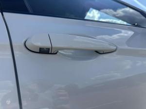 Balts BMW 325 2016 Viļņa, ar dzinēja tilpumu 2.00 L un nobraukumu 299 tūkst. km par 12900 €, foto 27 vietnē AUTOMOTO.COM.LV