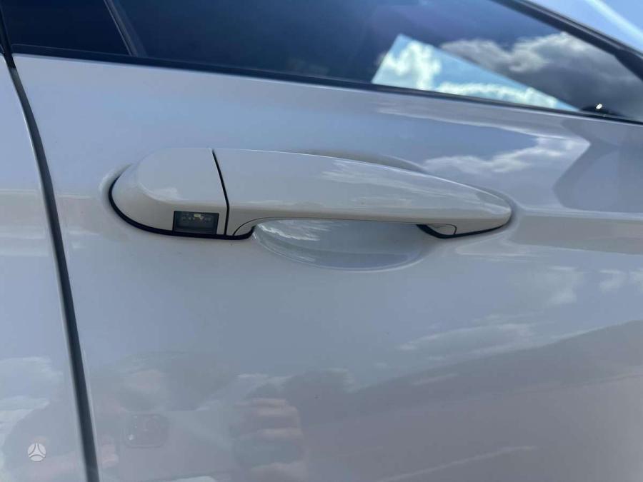Balts BMW 325 2016 Viļņa, ar dzinēja tilpumu 2.00 L un nobraukumu 299 tūkst. km par 12900 €, foto 27 vietnē AUTOMOTO.COM.LV
