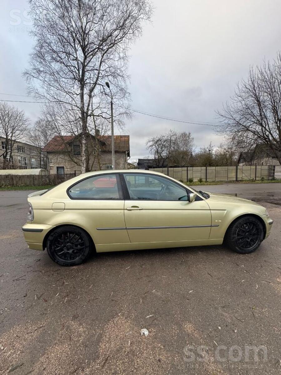 Yellow BMW 325 2002 in Riga, with an engine capacity of 2.50 L and mileage of 303 thousand km for 3400 €, photo 4 on AUTOMOTO.COM.LV