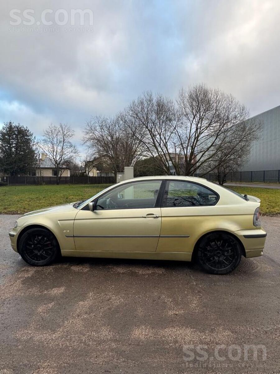 Yellow BMW 325 2002 in Riga, with an engine capacity of 2.50 L and mileage of 303 thousand km for 3400 €, photo 5 on AUTOMOTO.COM.LV