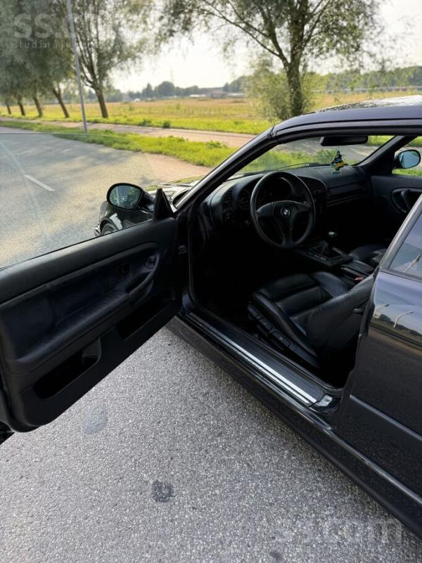 Melns BMW 328 1997 Liepāja, ar dzinēja tilpumu 2.80 L un nobraukumu 278 tūkst. km par 7150 €, foto 9 vietnē AUTOMOTO.COM.LV