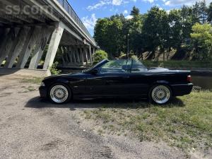 Black BMW 328 1999 in Riga, with an engine capacity of 2.80 L and mileage of 199 thousand km for 8500 €, photo 3 on AUTOMOTO.COM.LV