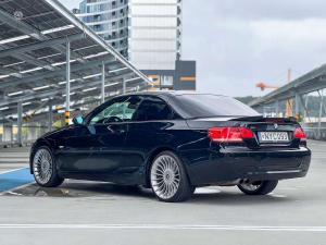 Black BMW 328 2008 in Vilnius, with an engine capacity of 3.00 L and mileage of 233 thousand km for 7950 €, photo 6 on AUTOMOTO.COM.LV