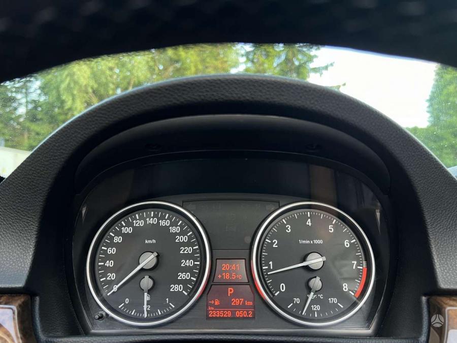 Melns BMW 328 2008 Viļņa, ar dzinēja tilpumu 3.00 L un nobraukumu 230 tūkst. km par 7800 €, foto 23 vietnē AUTOMOTO.COM.LV