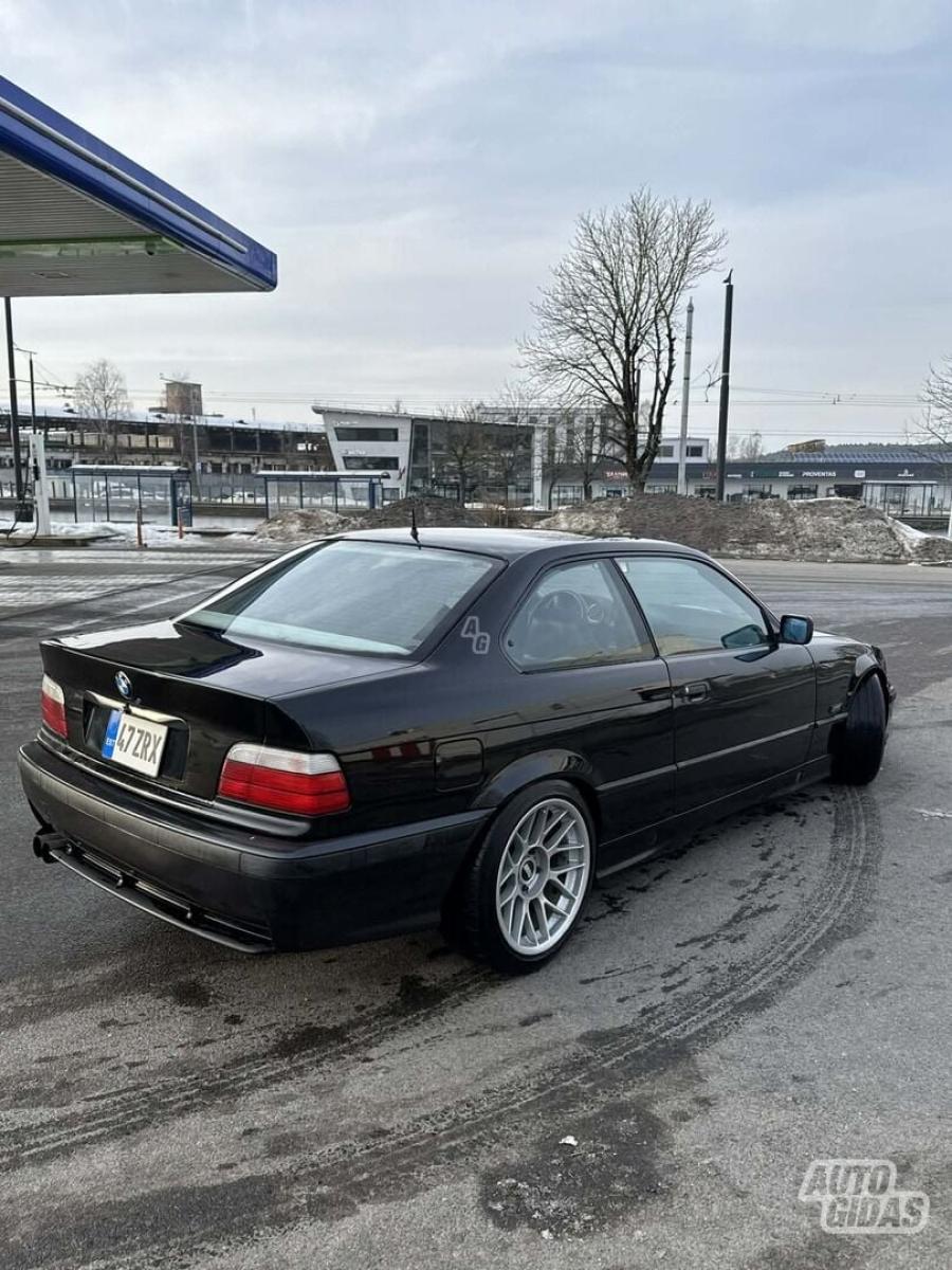 Black BMW 328 1995 in Vilnius, with an engine capacity of 2.80 L and mileage of 255 thousand km for 6990 €, photo 4 on AUTOMOTO.COM.LV