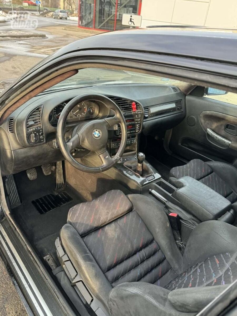 Black BMW 328 1995 in Vilnius, with an engine capacity of 2.80 L and mileage of 255 thousand km for 6990 €, photo 6 on AUTOMOTO.COM.LV