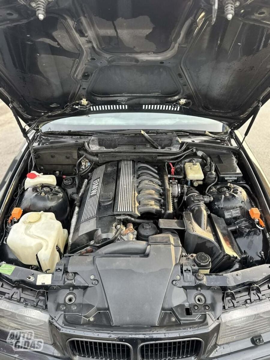 Black BMW 328 1995 in Vilnius, with an engine capacity of 2.80 L and mileage of 255 thousand km for 6990 €, photo 7 on AUTOMOTO.COM.LV