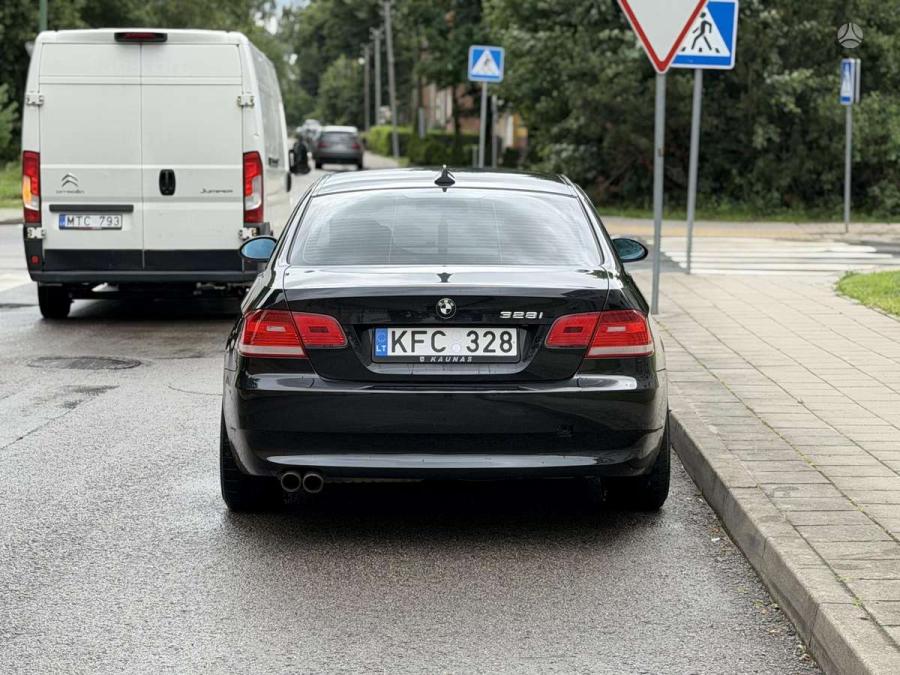 Black BMW 328 2008 in Klaipeda, with an engine capacity of 3.00 L and mileage of 235 thousand km for 4300 €, photo 5 on AUTOMOTO.COM.LV