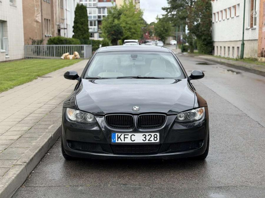 Black BMW 328 2008 in Klaipeda, with an engine capacity of 3.00 L and mileage of 235 thousand km for 4300 €, photo 6 on AUTOMOTO.COM.LV