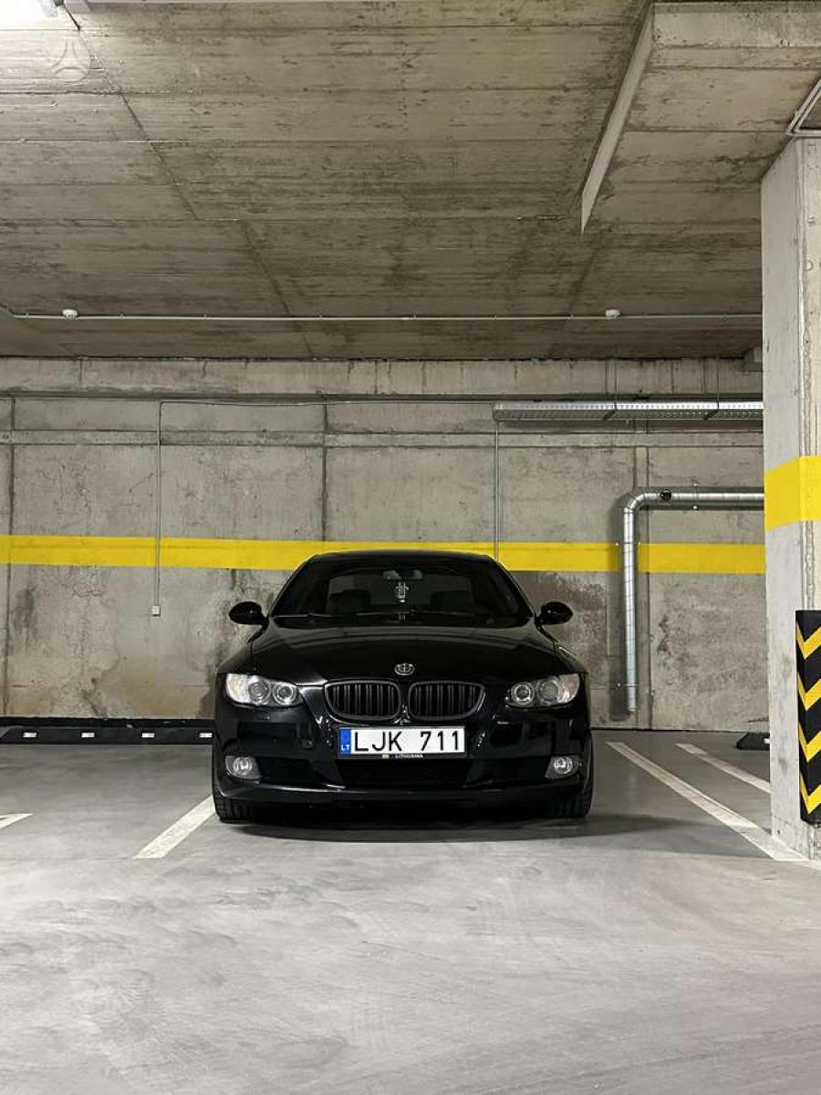 Melns BMW 328 2009 Viļņa, ar dzinēja tilpumu 3.00 L un nobraukumu 265 tūkst. km par 5900 €, foto 1 vietnē AUTOMOTO.COM.LV