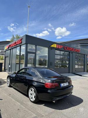 Melns BMW 328 2009 Viļņa, ar dzinēja tilpumu 3.00 L un nobraukumu 265 tūkst. km par 5900 €, foto 3 vietnē AUTOMOTO.COM.LV