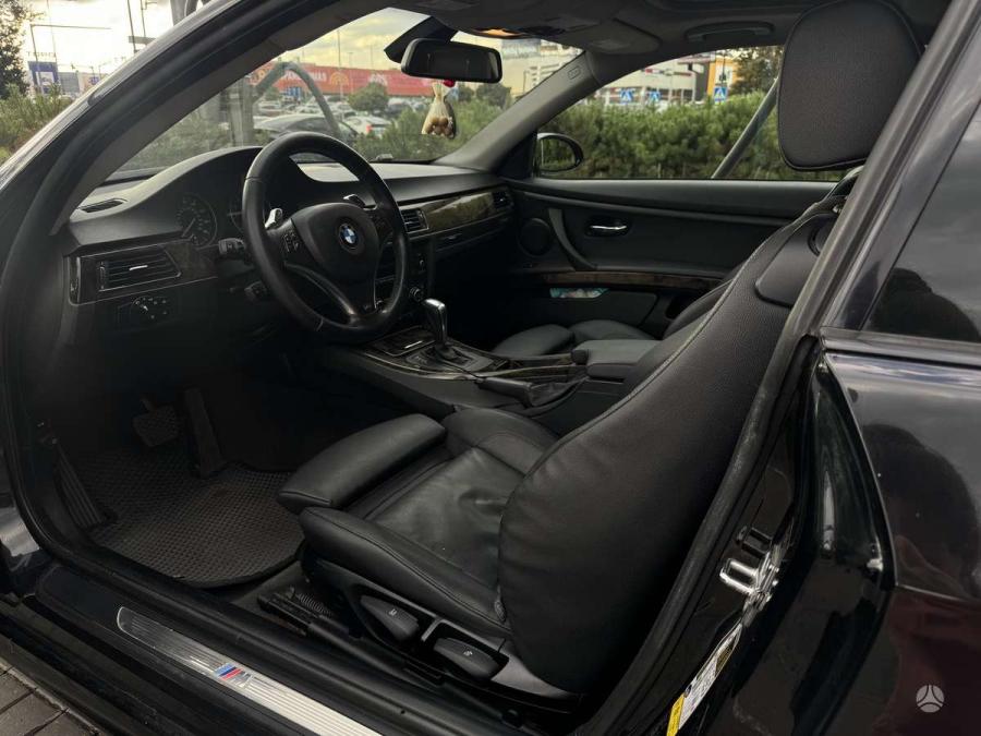 Melns BMW 328 2009 Viļņa, ar dzinēja tilpumu 3.00 L un nobraukumu 265 tūkst. km par 5600 €, foto 7 vietnē AUTOMOTO.COM.LV