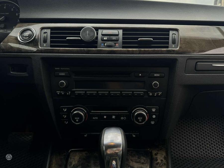 Melns BMW 328 2009 Viļņa, ar dzinēja tilpumu 3.00 L un nobraukumu 265 tūkst. km par 5600 €, foto 10 vietnē AUTOMOTO.COM.LV