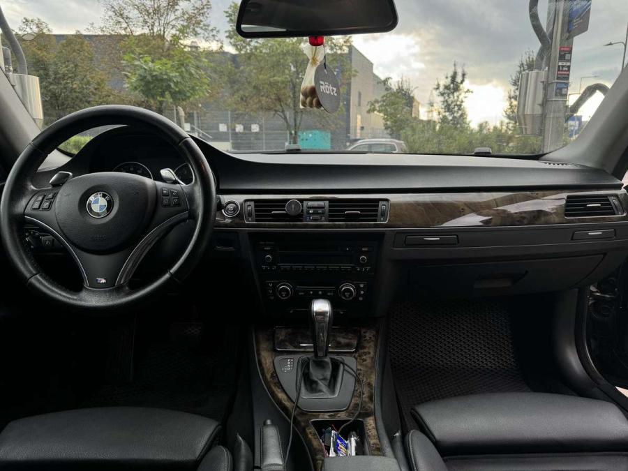 Melns BMW 328 2009 Viļņa, ar dzinēja tilpumu 3.00 L un nobraukumu 265 tūkst. km par 5600 €, foto 11 vietnē AUTOMOTO.COM.LV