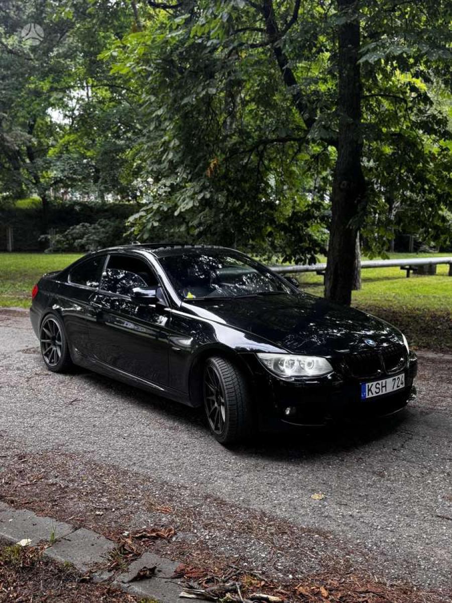 Black BMW 328 2010 in Klaipeda, with an engine capacity of 3.00 L and mileage of 159 thousand km for 7750 €, photo 3 on AUTOMOTO.COM.LV