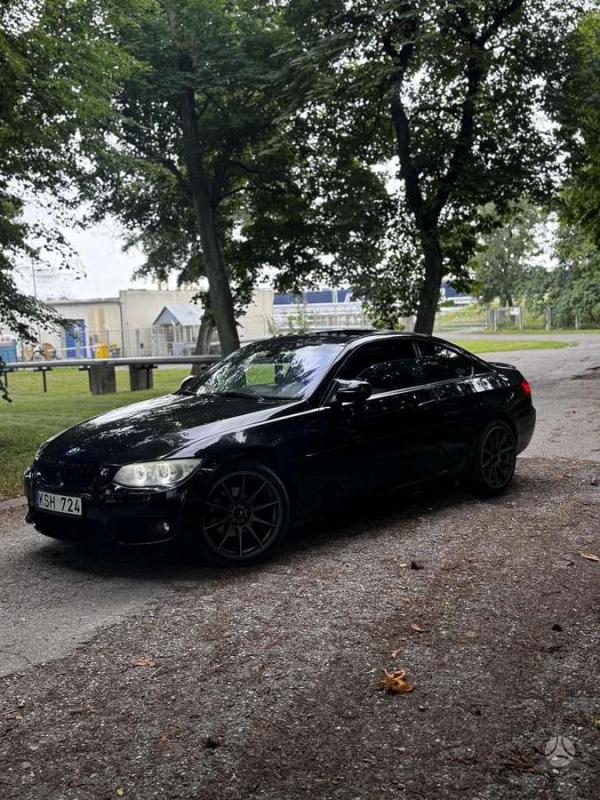 Black BMW 328 2010 in Klaipeda, with an engine capacity of 3.00 L and mileage of 159 thousand km for 7750 €, photo 4 on AUTOMOTO.COM.LV