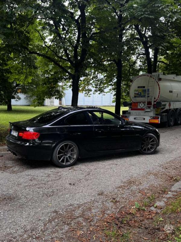 Black BMW 328 2010 in Klaipeda, with an engine capacity of 3.00 L and mileage of 159 thousand km for 7750 €, photo 5 on AUTOMOTO.COM.LV