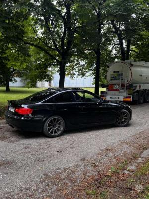 Black BMW 328 2010 in Klaipeda, with an engine capacity of 3.00 L and mileage of 159 thousand km for 7750 €, photo 5 on AUTOMOTO.COM.LV