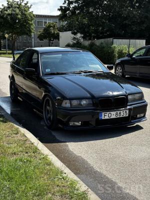 Black BMW 328 1993 in Liepaja, with an engine capacity of 2.80 L and mileage of 361 thousand km for 4400 €, photo 2 on AUTOMOTO.COM.LV