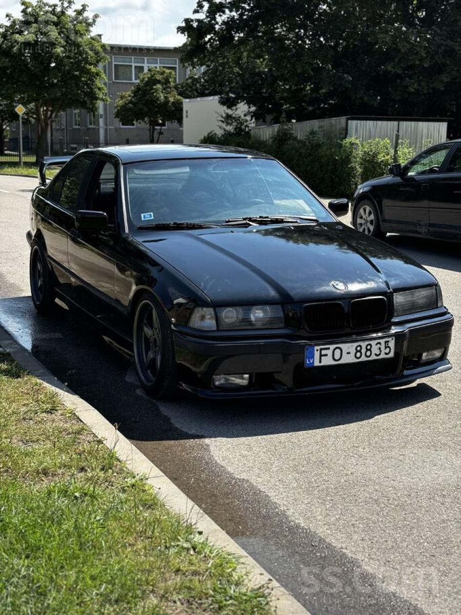 Black BMW 328 1993 in Liepaja, with an engine capacity of 2.80 L and mileage of 361 thousand km for 4400 €, photo 2 on AUTOMOTO.COM.LV