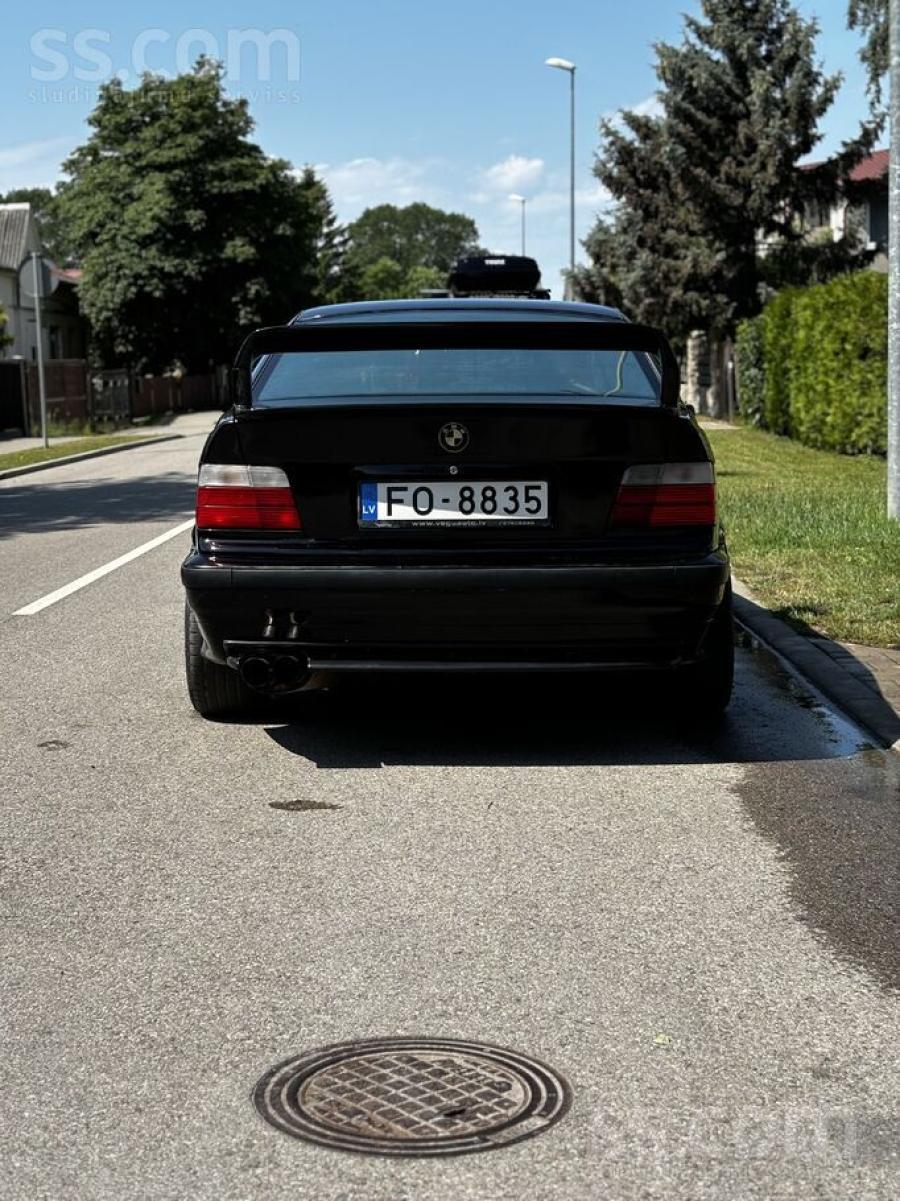 Black BMW 328 1993 in Liepaja, with an engine capacity of 2.80 L and mileage of 361 thousand km for 4400 €, photo 3 on AUTOMOTO.COM.LV