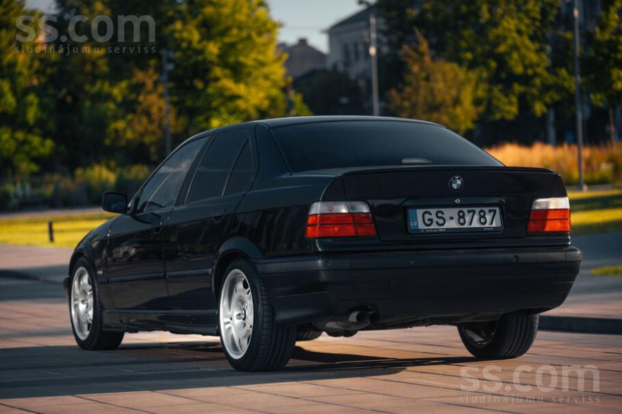 Melns BMW 328 1997 Rīga, ar dzinēja tilpumu 2.80 L un nobraukumu 298 tūkst. km par 5200 €, foto 1 vietnē AUTOMOTO.COM.LV