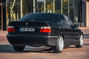 Melns BMW 328 1997 Rīga, ar dzinēja tilpumu 2.80 L un nobraukumu 298 tūkst. km par 5200 €, foto 3 vietnē AUTOMOTO.COM.LV
