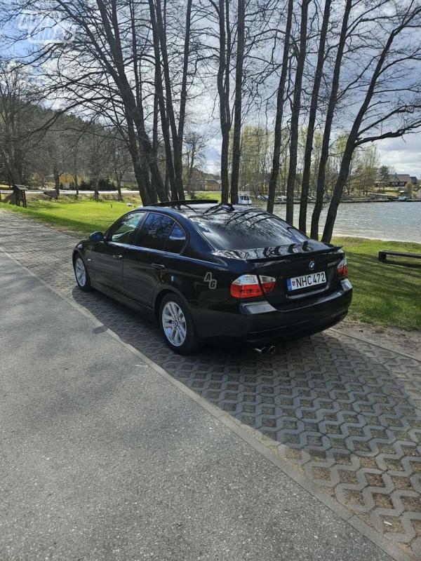 Black BMW 328 2007 in Vilnius, with an engine capacity of 3.00 L and mileage of 370 thousand km for 3650 €, photo 4 on AUTOMOTO.COM.LV