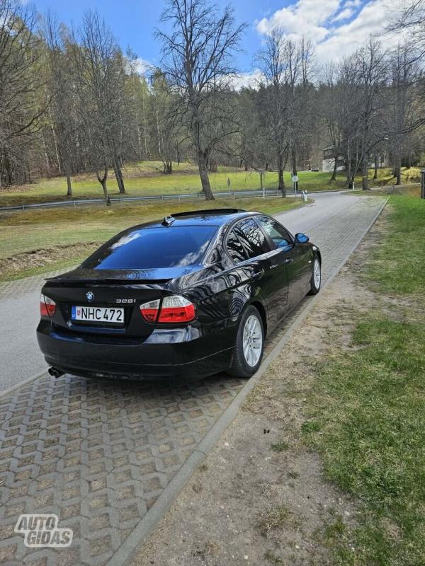 Black BMW 328 2007 in Vilnius, with an engine capacity of 3.00 L and mileage of 370 thousand km for 3650 €, photo 5 on AUTOMOTO.COM.LV