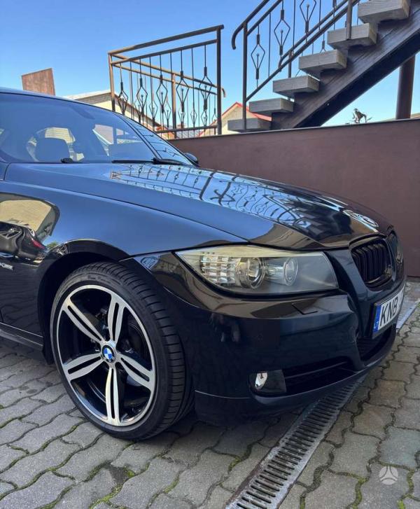 Melns BMW 328 2009 Viļņa, ar dzinēja tilpumu 3.00 L un nobraukumu 275 tūkst. km par 6200 €, foto 3 vietnē AUTOMOTO.COM.LV