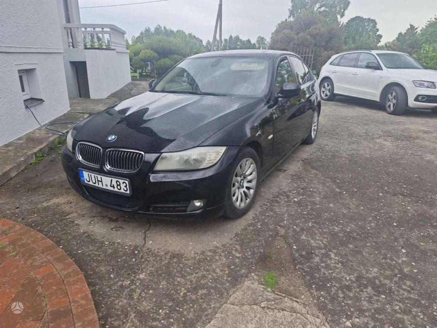 Black BMW 328 2010 in Raseiniai, with an engine capacity of 3.00 L and mileage of 250 thousand km for 2999 €, photo 1 on AUTOMOTO.COM.LV