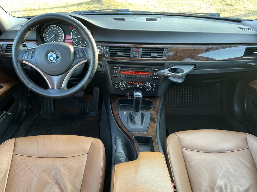 Black BMW 328 2011 in Trakai, with an engine capacity of 3.00 L and mileage of 182 thousand km for 4750 €, photo 11 on AUTOMOTO.COM.LV