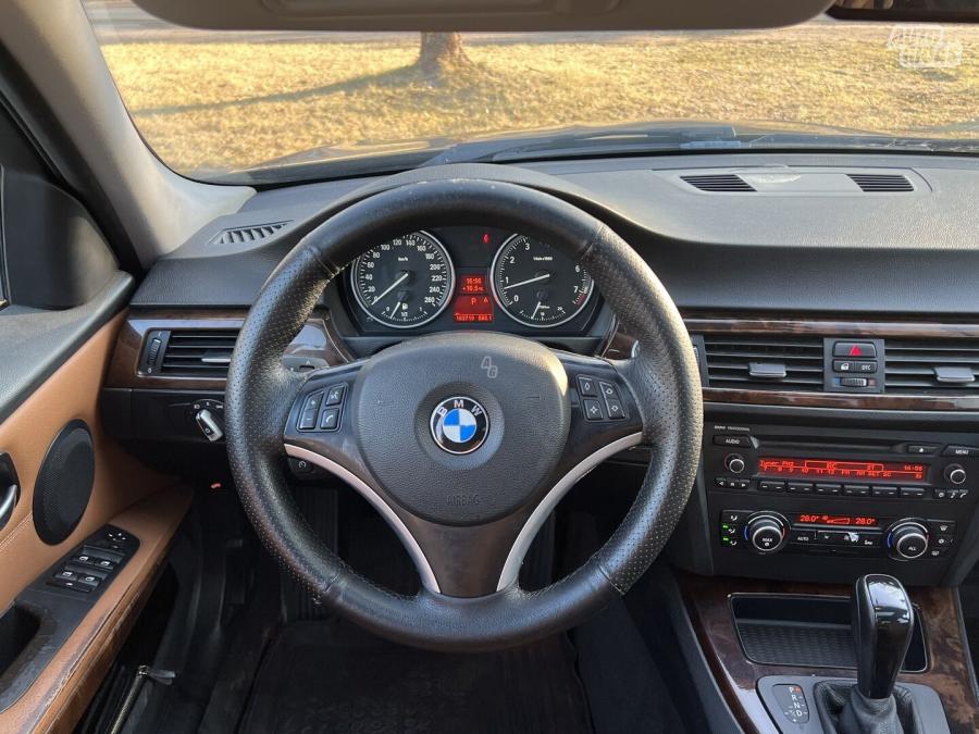 Black BMW 328 2011 in Trakai, with an engine capacity of 3.00 L and mileage of 182 thousand km for 4750 €, photo 12 on AUTOMOTO.COM.LV