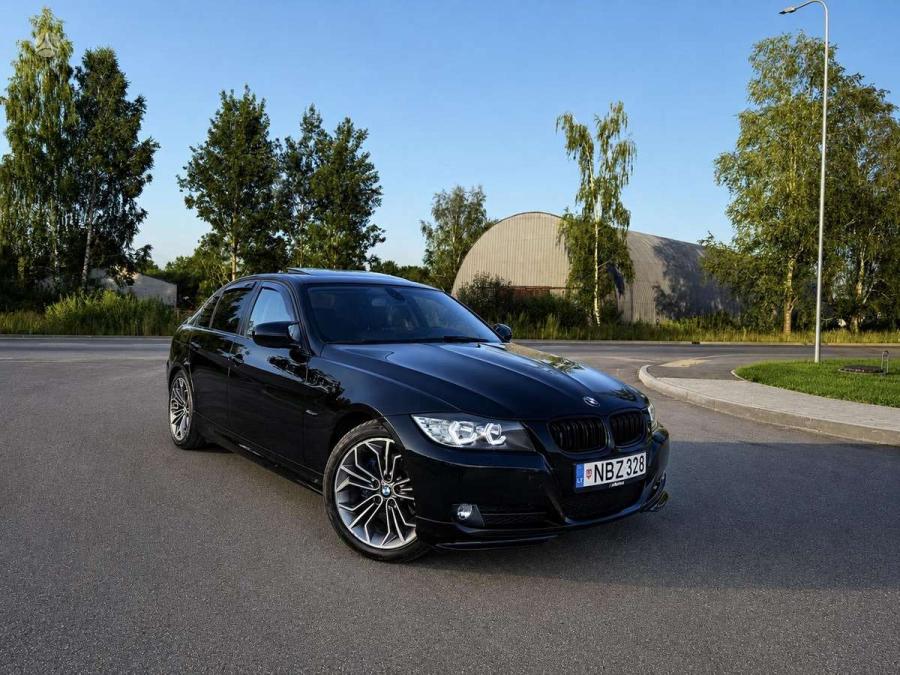 Black BMW 328 2011 in Kaunas, with an engine capacity of 3.00 L and mileage of 146 thousand km for 7000 €, photo 1 on AUTOMOTO.COM.LV