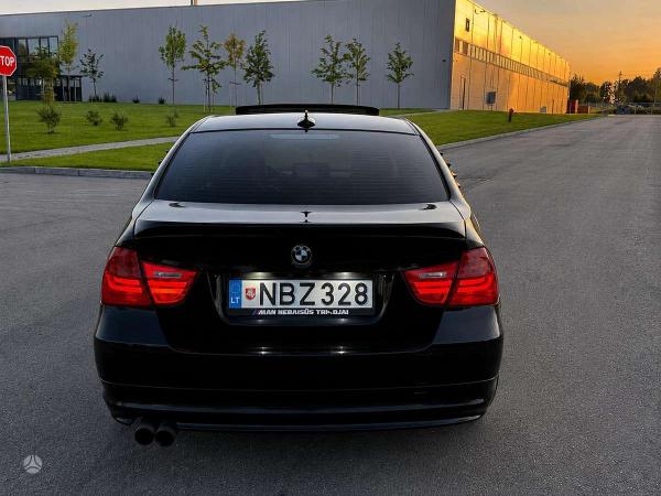 Black BMW 328 2011 in Kaunas, with an engine capacity of 3.00 L and mileage of 146 thousand km for 7000 €, photo 4 on AUTOMOTO.COM.LV