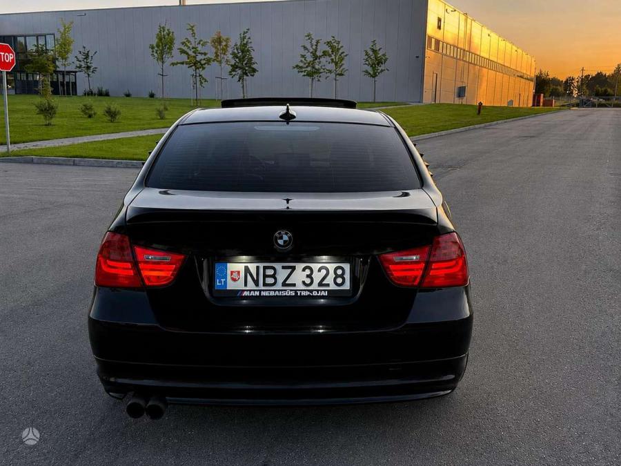 Black BMW 328 2011 in Kaunas, with an engine capacity of 3.00 L and mileage of 146 thousand km for 7000 €, photo 5 on AUTOMOTO.COM.LV