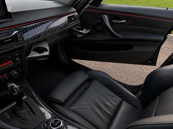 Black BMW 328 2011 in Kaunas, with an engine capacity of 3.00 L and mileage of 146 thousand km for 7000 €, photo 8 on AUTOMOTO.COM.LV