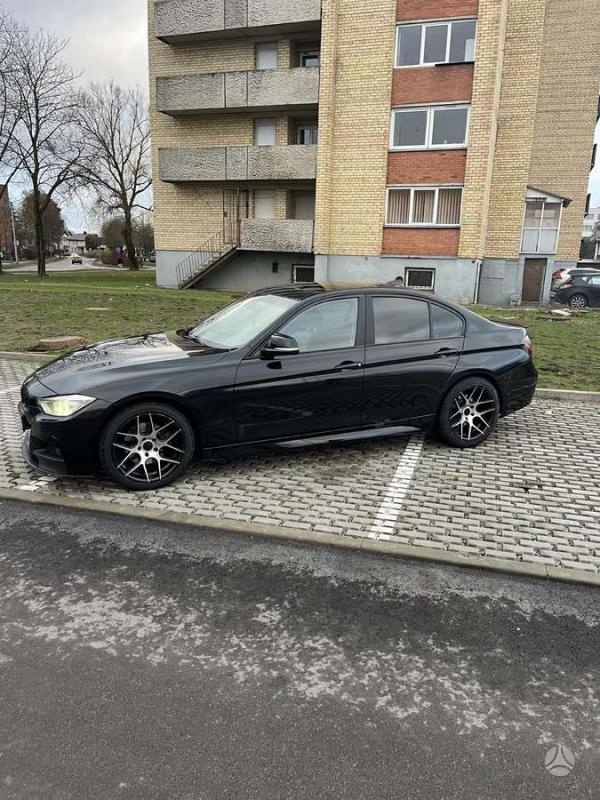 Melns BMW 328 2012 Kauņa, ar dzinēja tilpumu 2.00 L un nobraukumu 255 tūkst. km par 9999 €, foto 1 vietnē AUTOMOTO.COM.LV