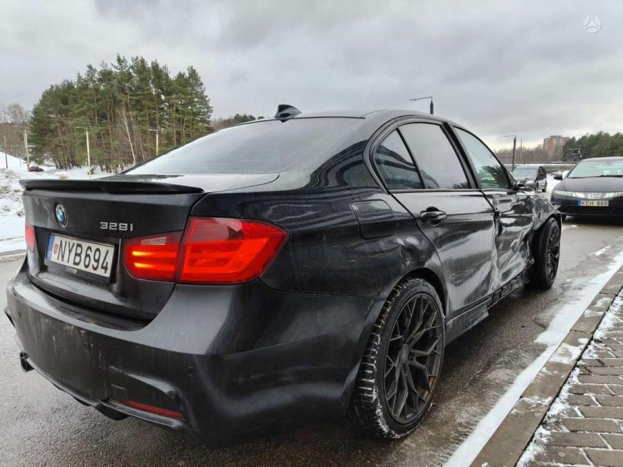 Black BMW 328 2013 in Vilnius, with an engine capacity of 2.00 L and mileage of 224 thousand km for 5700 €, photo 9 on AUTOMOTO.COM.LV