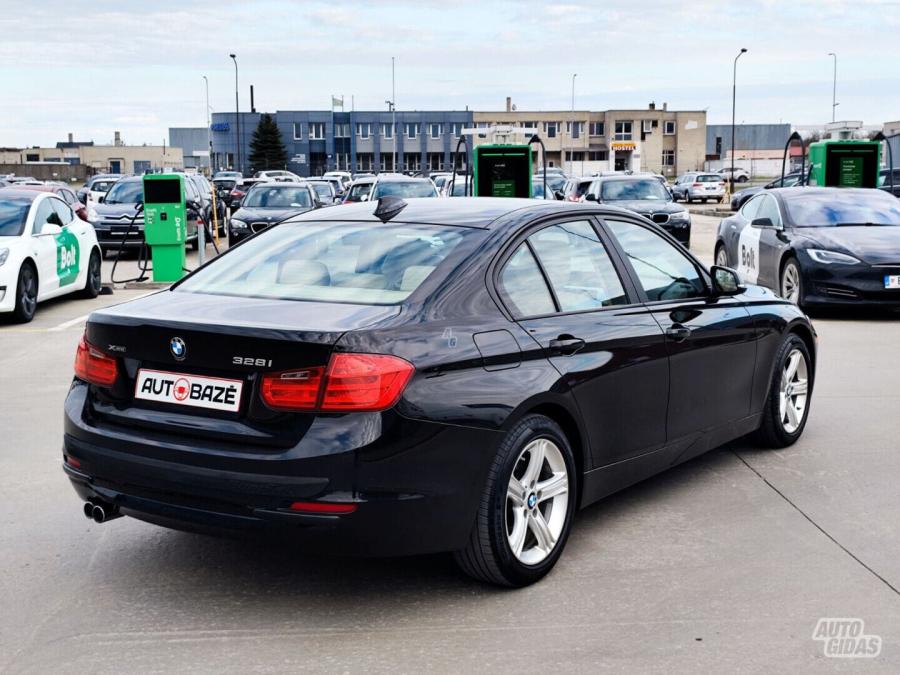 Melns BMW 328 2013 Šauļi, ar dzinēja tilpumu 2.00 L un nobraukumu 211 tūkst. km par 6900 €, foto 5 vietnē AUTOMOTO.COM.LV