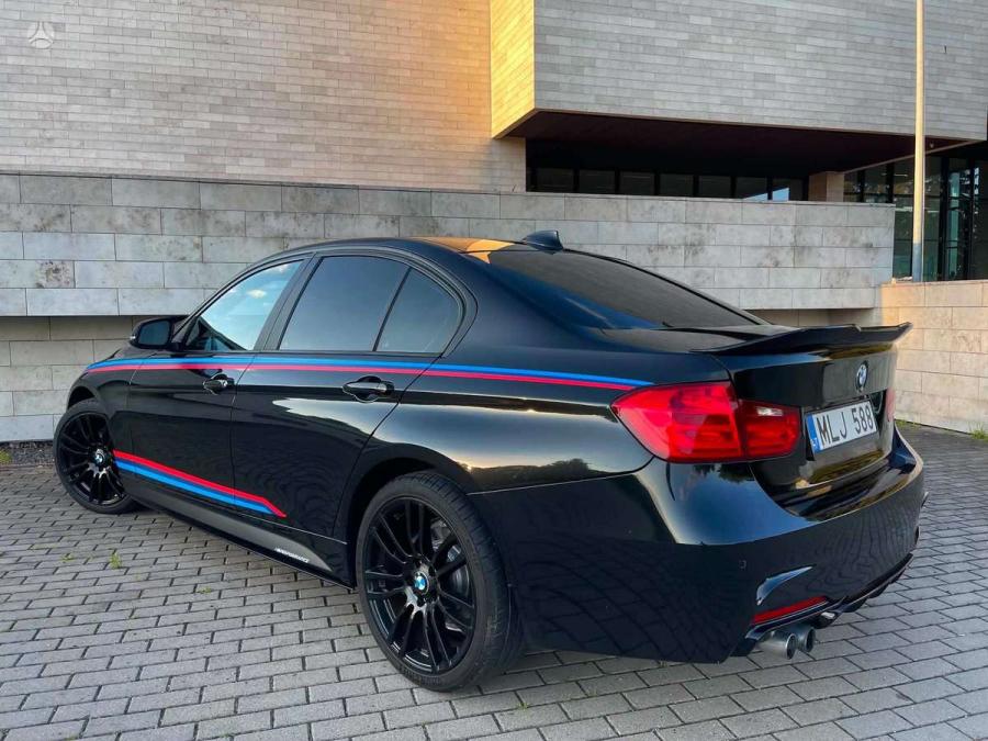 Black BMW 328 2013 in Vilnius, with an engine capacity of 2.00 L and mileage of 282 thousand km for 10350 €, photo 5 on AUTOMOTO.COM.LV