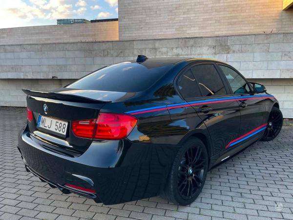 Black BMW 328 2013 in Vilnius, with an engine capacity of 2.00 L and mileage of 282 thousand km for 10350 €, photo 5 on AUTOMOTO.COM.LV