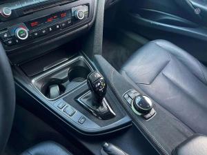 Black BMW 328 2013 in Vilnius, with an engine capacity of 2.00 L and mileage of 282 thousand km for 10350 €, photo 17 on AUTOMOTO.COM.LV