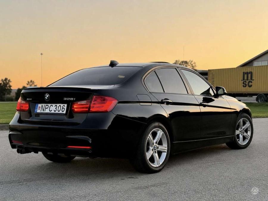 Black BMW 328 2013 in Radviliskis, with an engine capacity of 2.00 L and mileage of 194 thousand km for 8700 €, photo 4 on AUTOMOTO.COM.LV