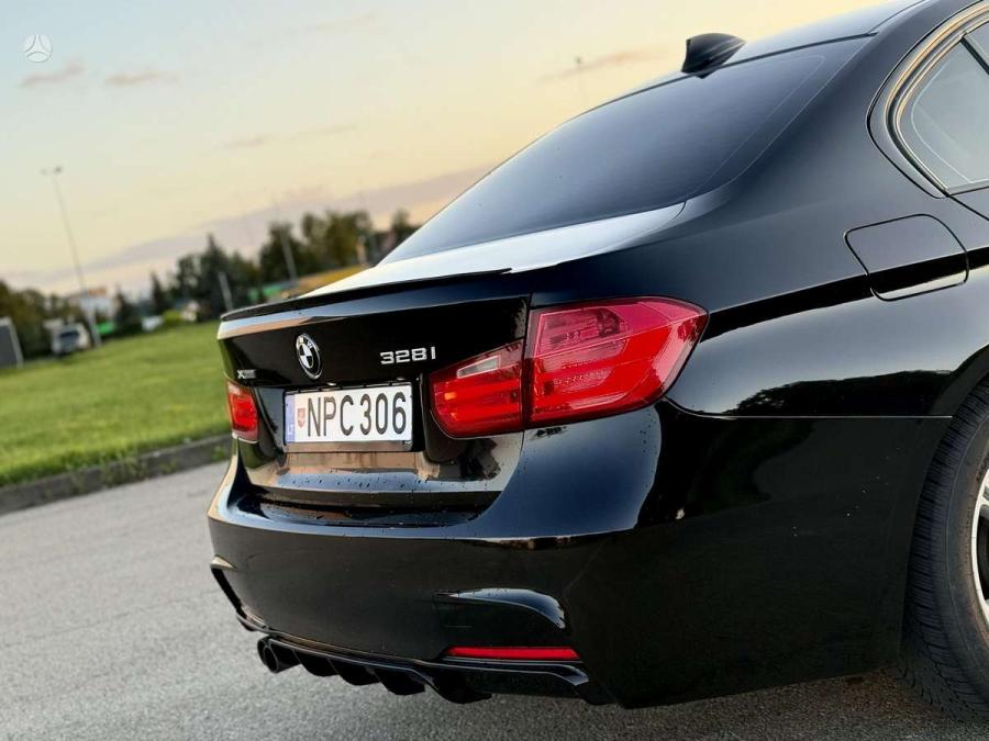 Black BMW 328 2013 in Radviliskis, with an engine capacity of 2.00 L and mileage of 194 thousand km for 8700 €, photo 7 on AUTOMOTO.COM.LV