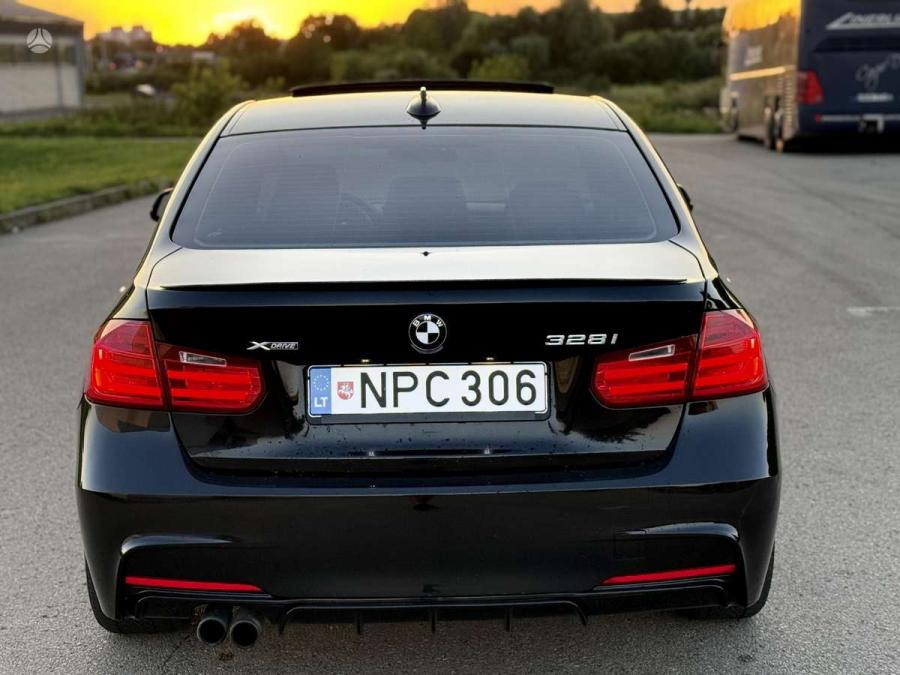 Black BMW 328 2013 in Radviliskis, with an engine capacity of 2.00 L and mileage of 194 thousand km for 8700 €, photo 9 on AUTOMOTO.COM.LV