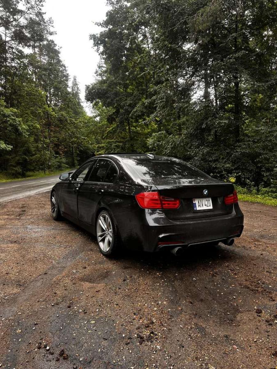 Melns BMW 328 2013 Kauņa, ar dzinēja tilpumu 2.00 L un nobraukumu 300 tūkst. km par 9000 €, foto 5 vietnē AUTOMOTO.COM.LV