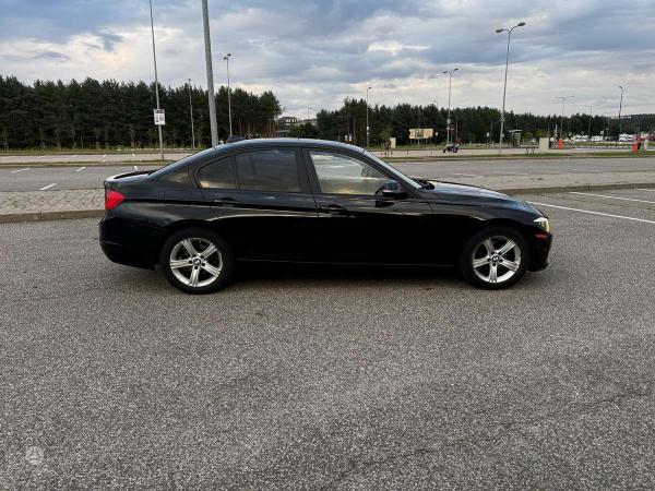 Melns BMW 328 2013 Viļņa, ar dzinēja tilpumu 2.00 L un nobraukumu 118 tūkst. km par 7600 €, foto 6 vietnē AUTOMOTO.COM.LV
