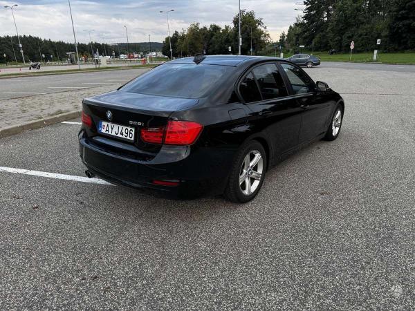 Melns BMW 328 2013 Viļņa, ar dzinēja tilpumu 2.00 L un nobraukumu 118 tūkst. km par 7600 €, foto 7 vietnē AUTOMOTO.COM.LV